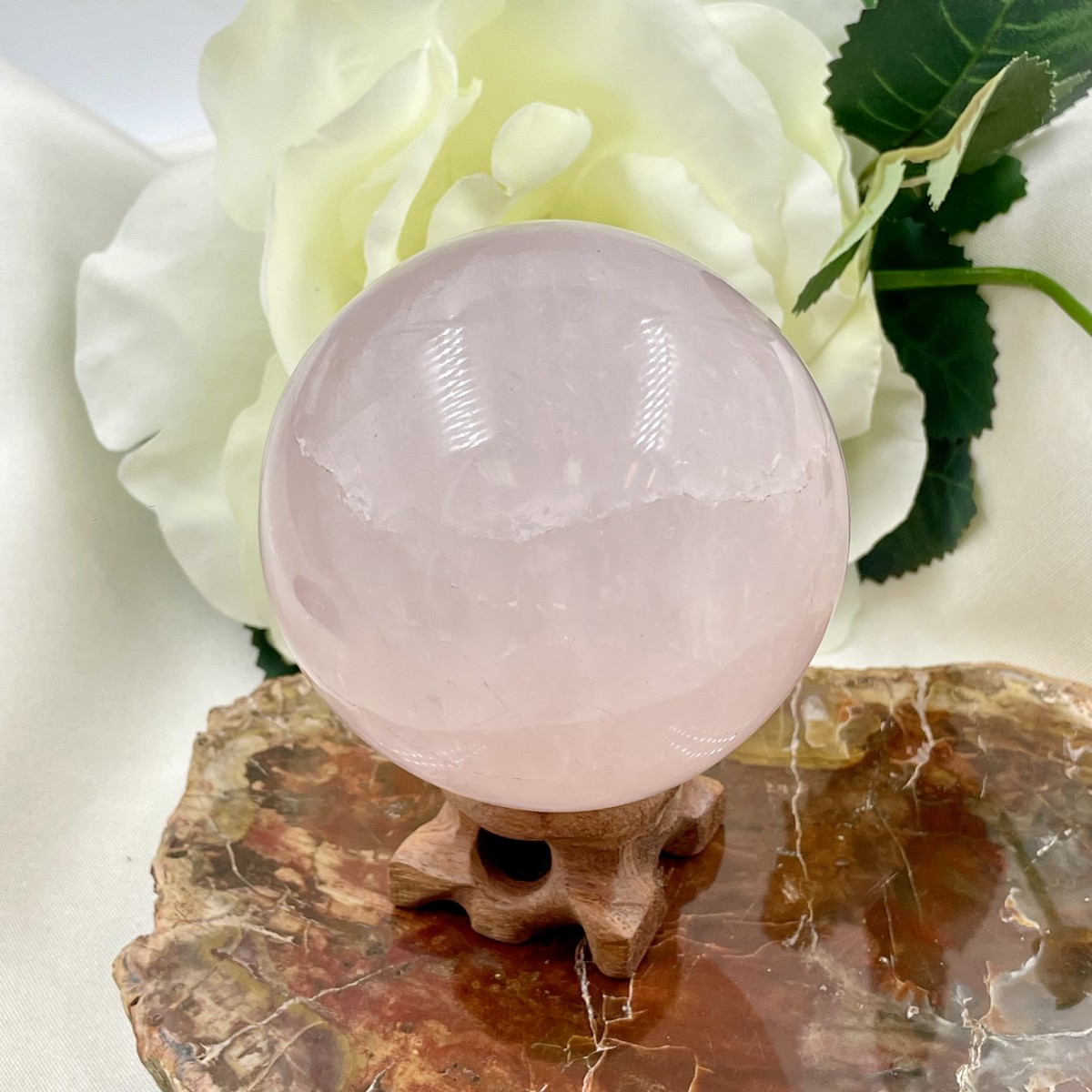Rožinio kvarco rutulys, 519 gr. – GYVI KRISTALAI